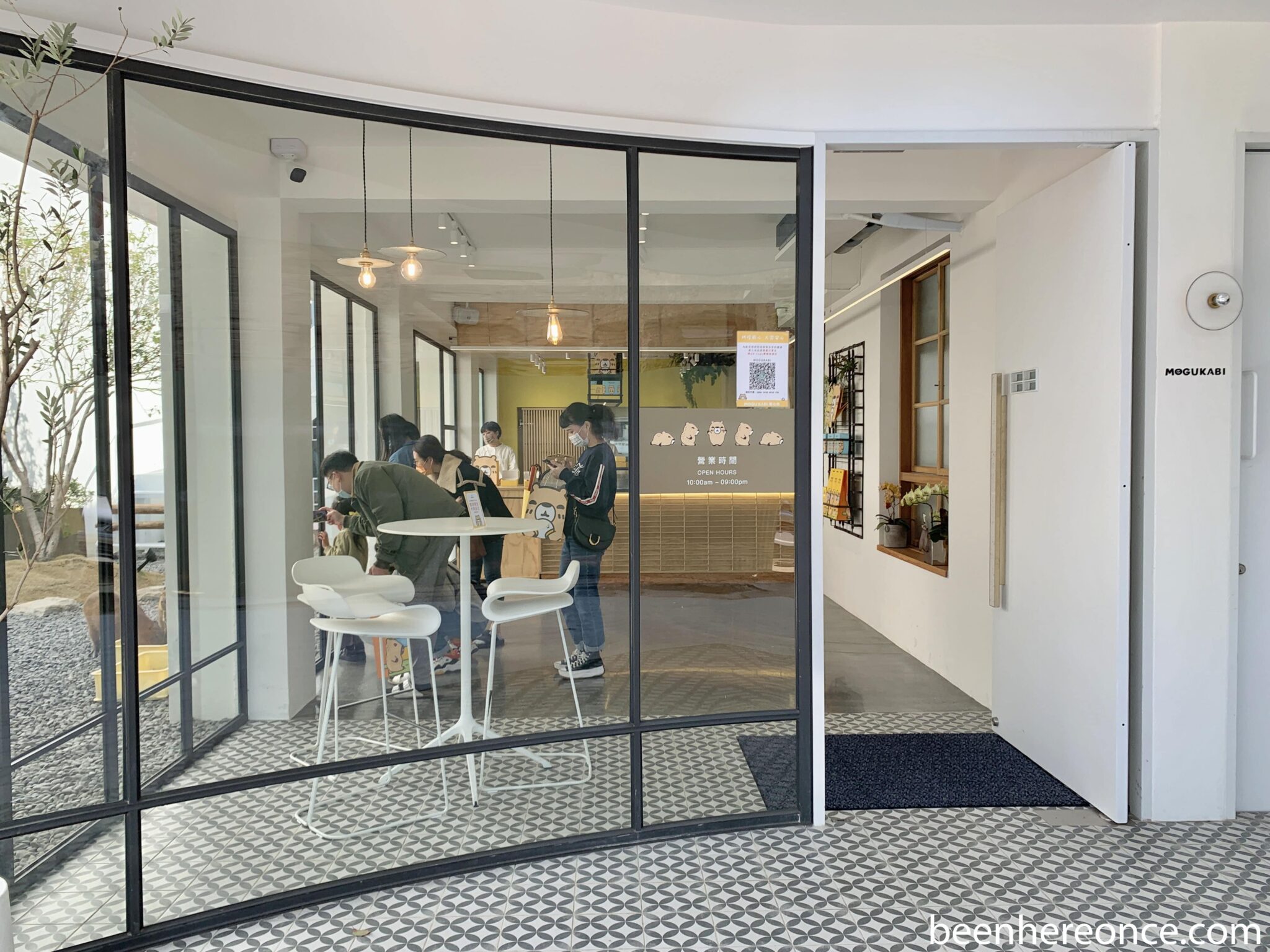 MOGU KAPI Capybara Cafe in Taiwan